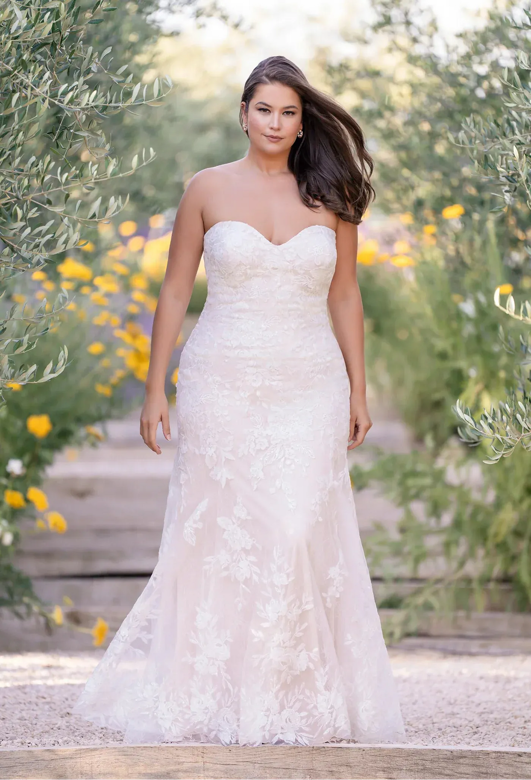 Allure W522 - Size 24W – Luxe Redux Bridal
