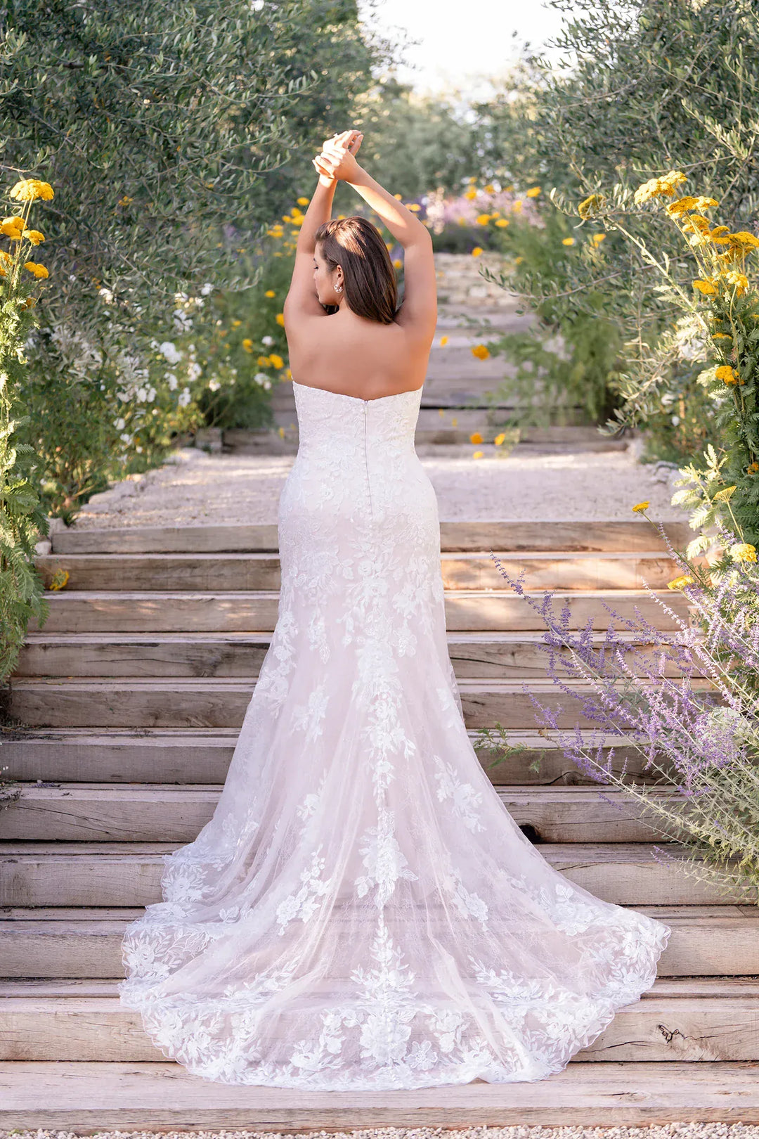 Allure W522 - Size 24W – Luxe Redux Bridal