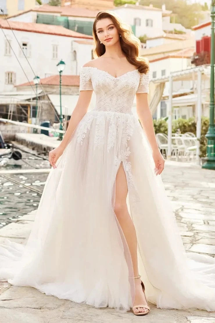 Martin Thornburg Alesea MT1412 - Size 8 – Luxe Redux Bridal